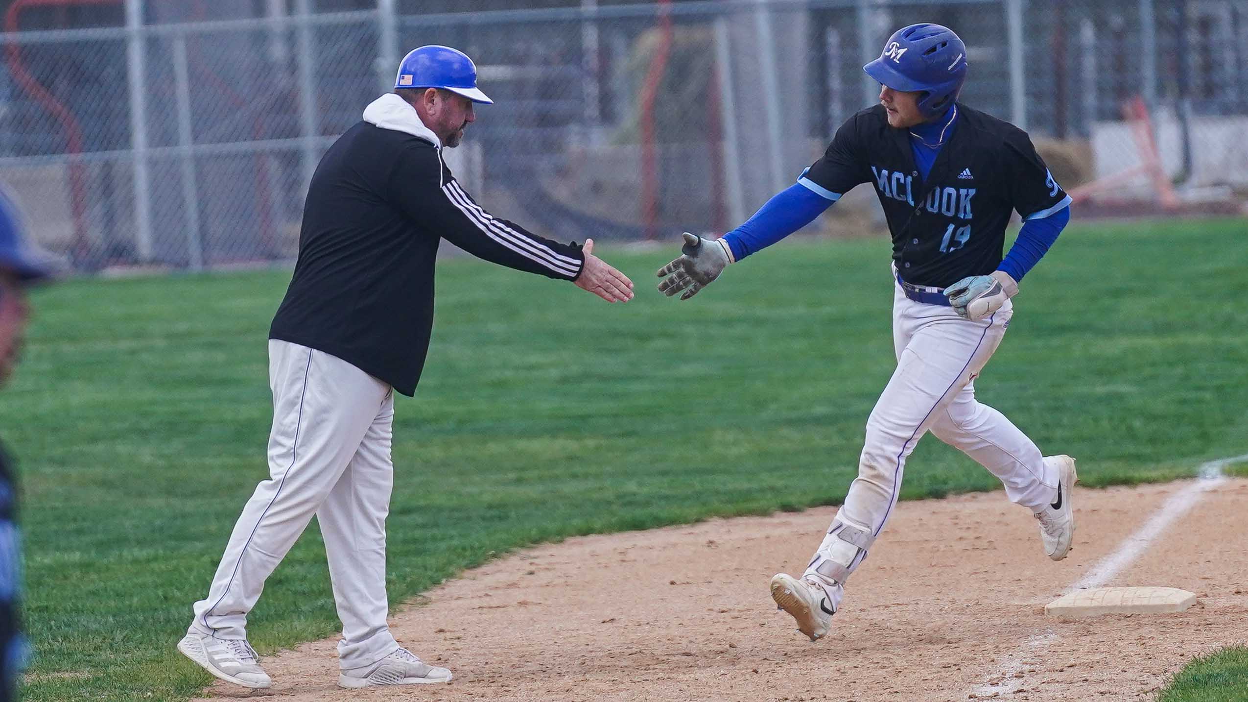 CoryWoutersRoundingBases – TALES OF BASEBALL